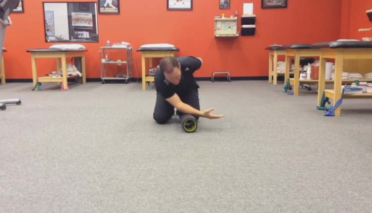 Functional Fit: Foam roller thoracic spine rotation - PFP media